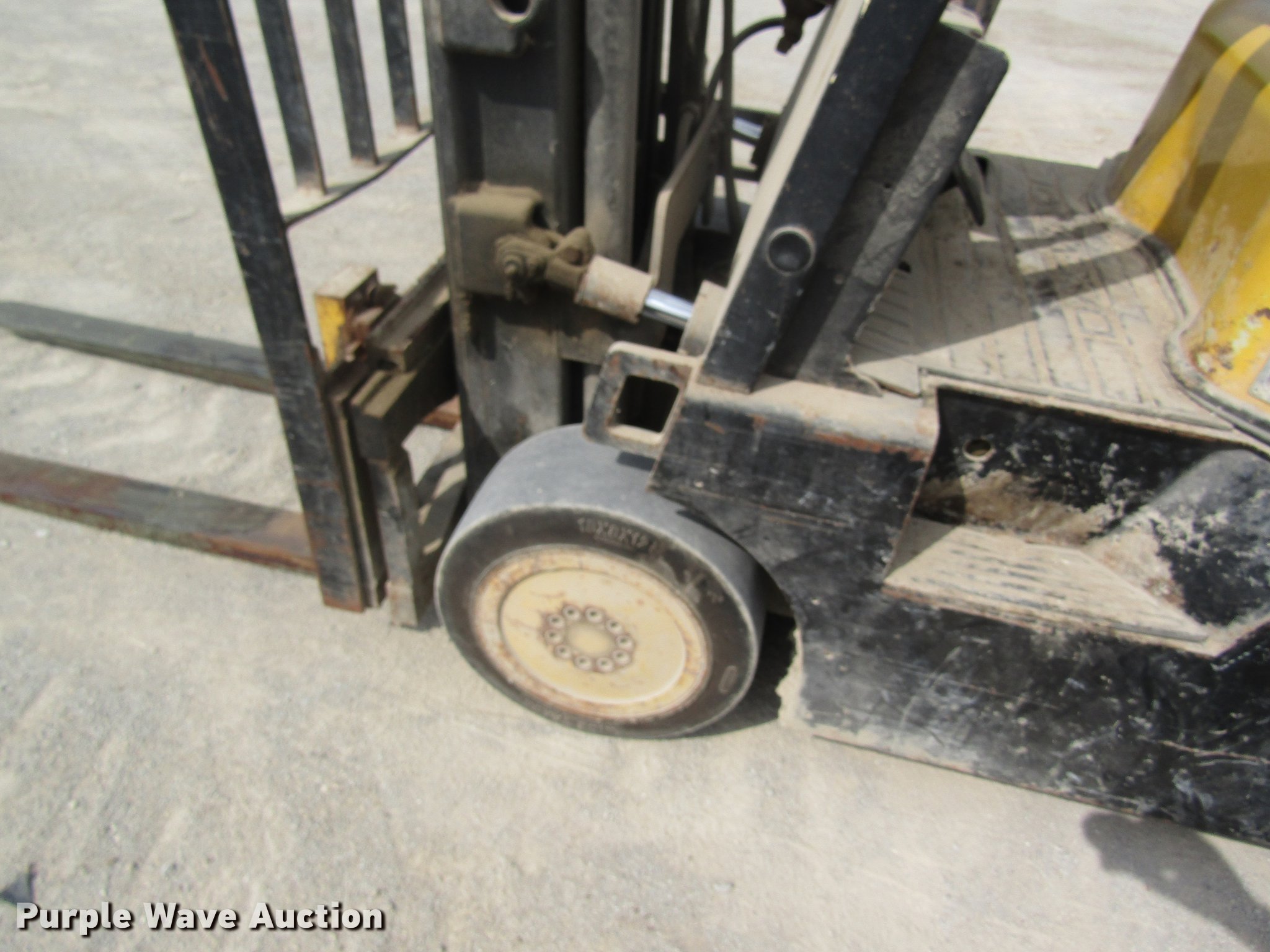 Daewoo GC25E fork lift in Glasgow, MO | Item DE5136 sold | Purple Wave