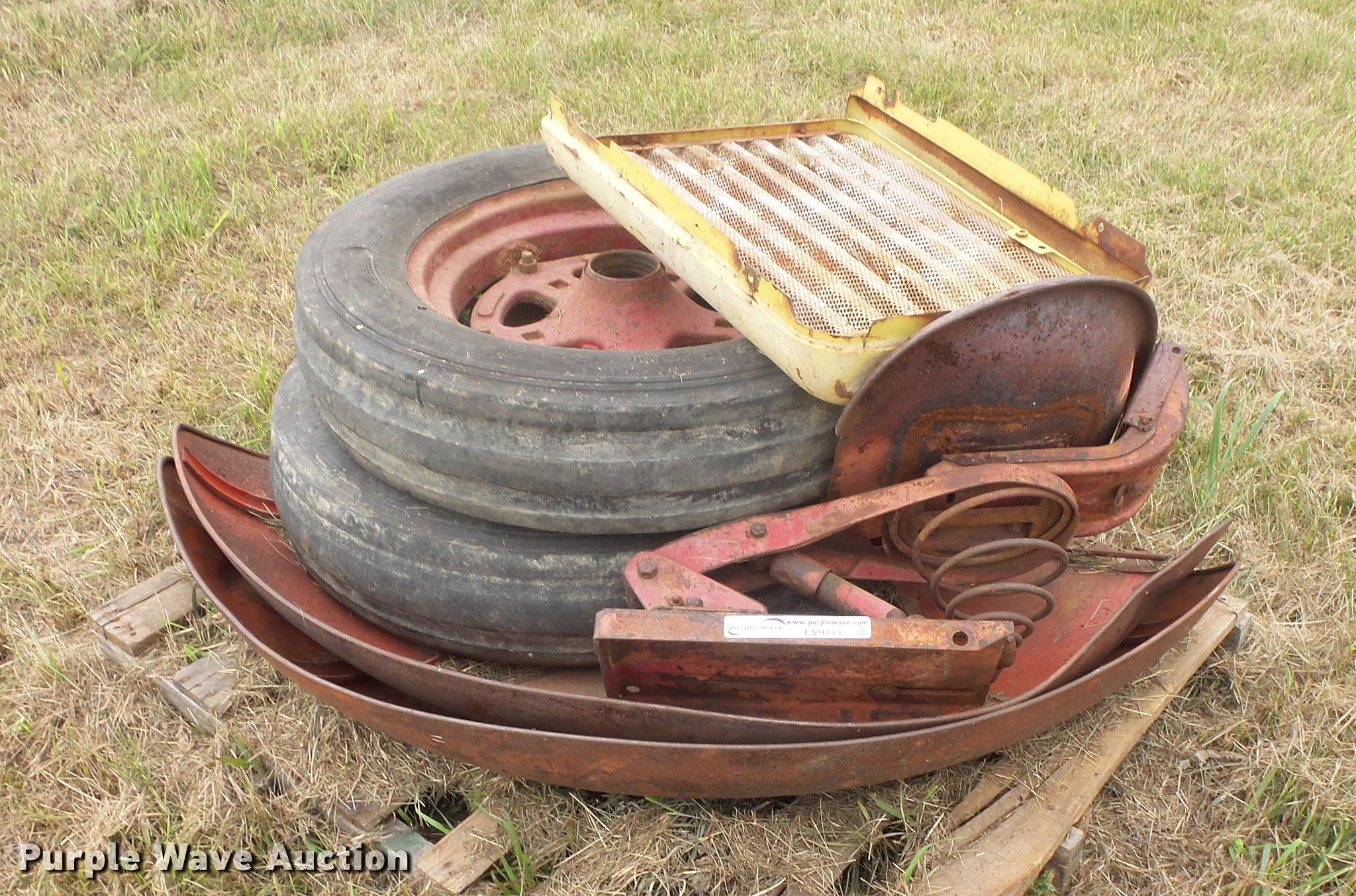 Tractor parts in Veblen, SD | Item EV9111 sold | Purple Wave