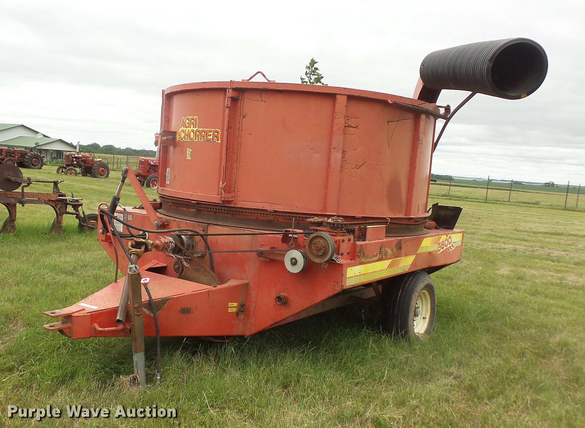 Agri-Chopper 5600 bale processor/tub grinder in Veblen, SD | Item ...