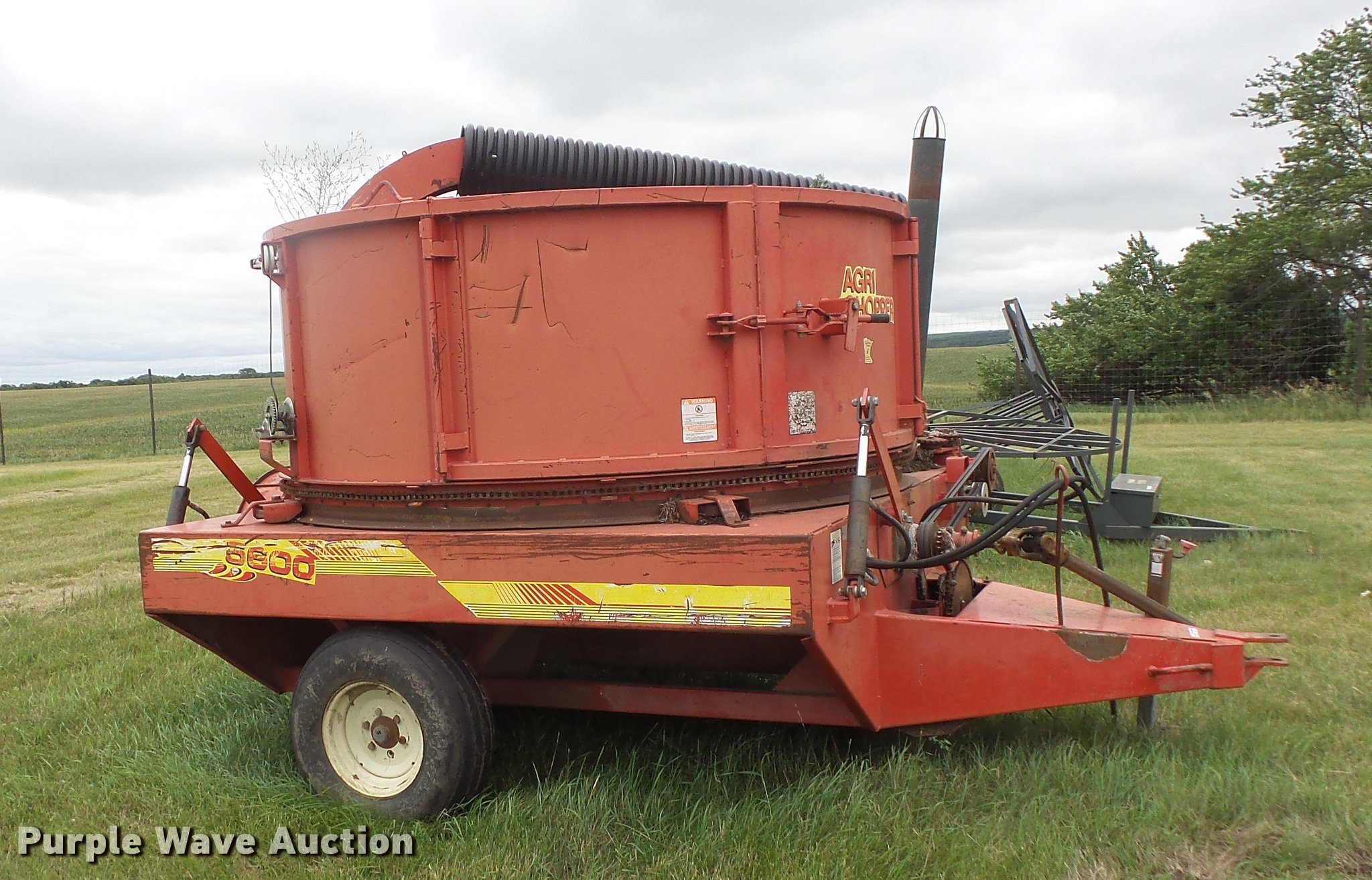 Agri-Chopper 5600 bale processor/tub grinder in Veblen, SD | Item ...