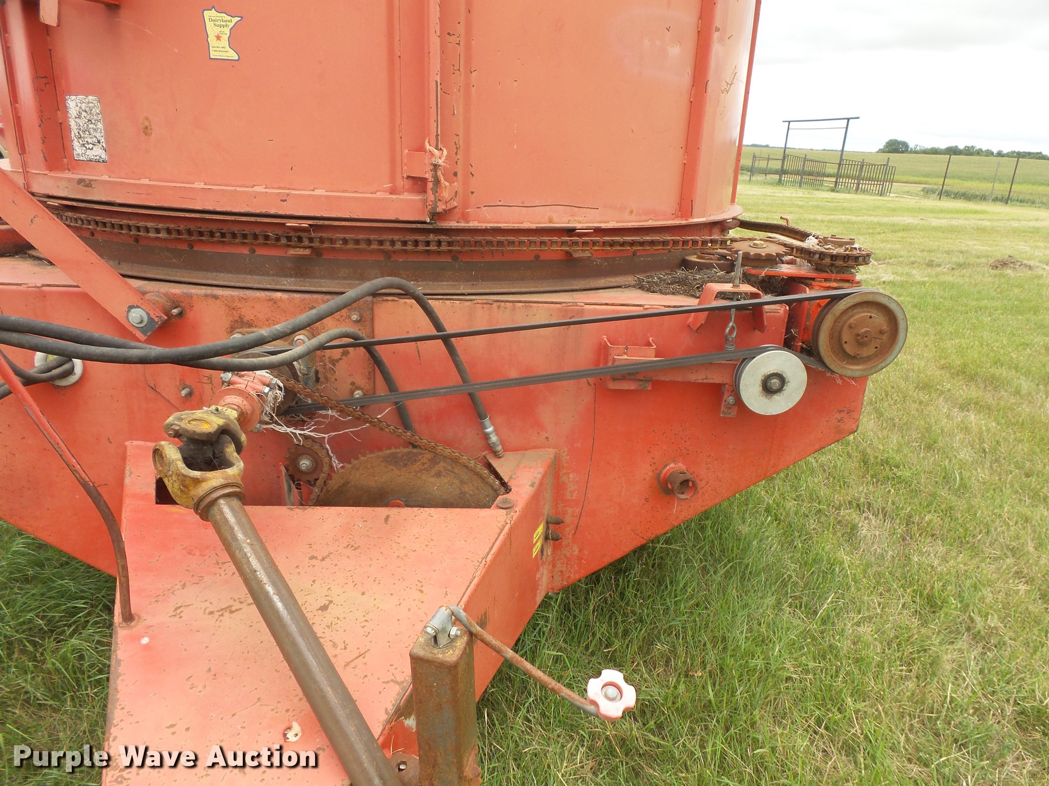 Agri-Chopper 5600 bale processor/tub grinder in Veblen, SD | Item ...