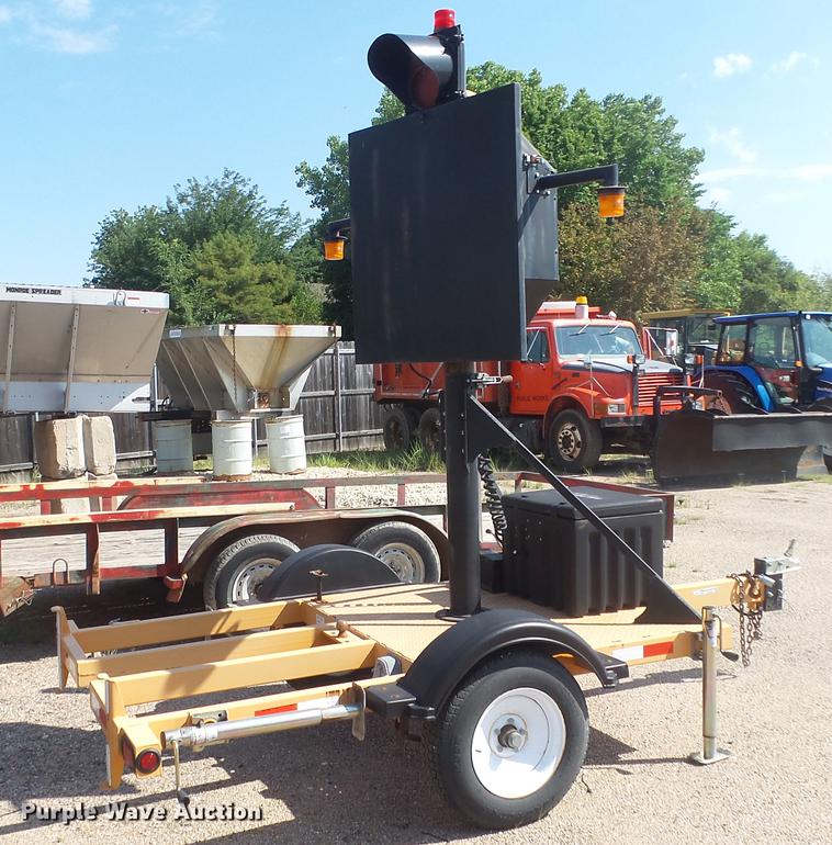 Safety Technologies auto flagger trailer in Bel Aire, KS | Item ET9433 ...
