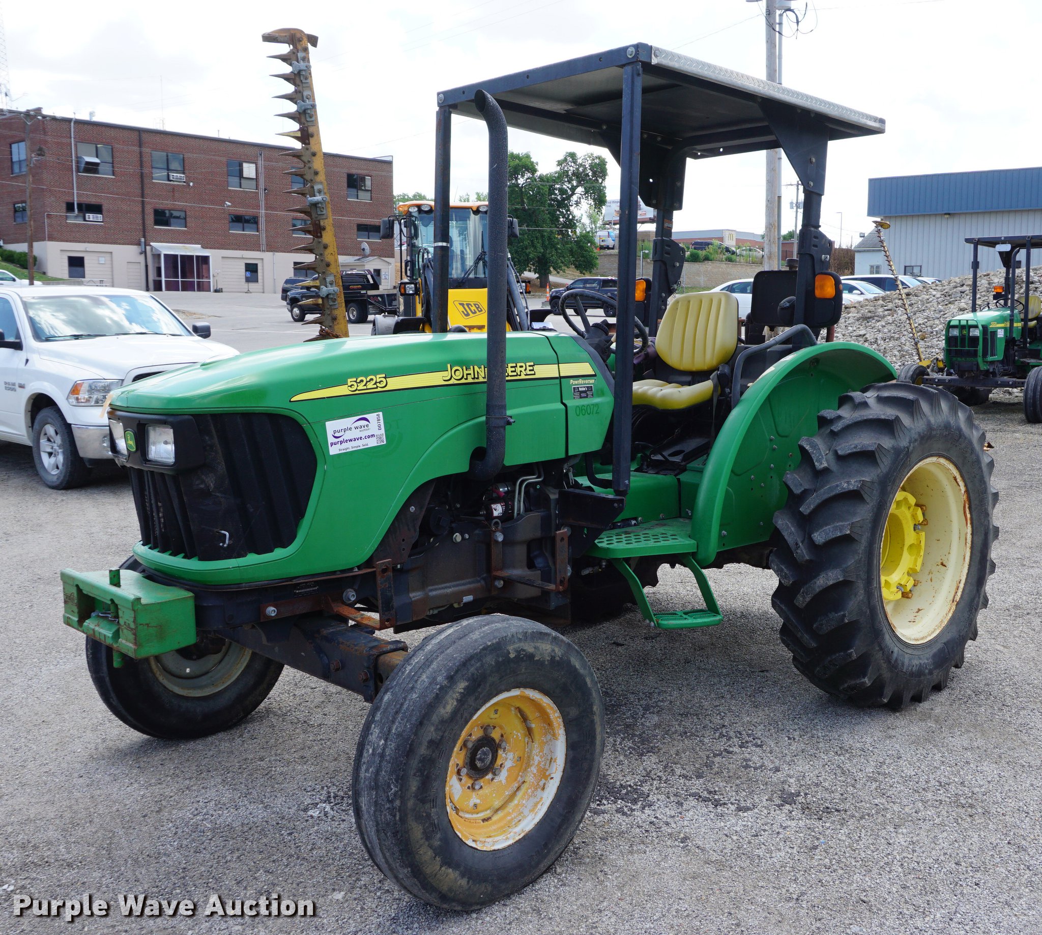 2007 John Deere 5225 tractor in Saint Joseph, MO | Item DD7858 sold ...