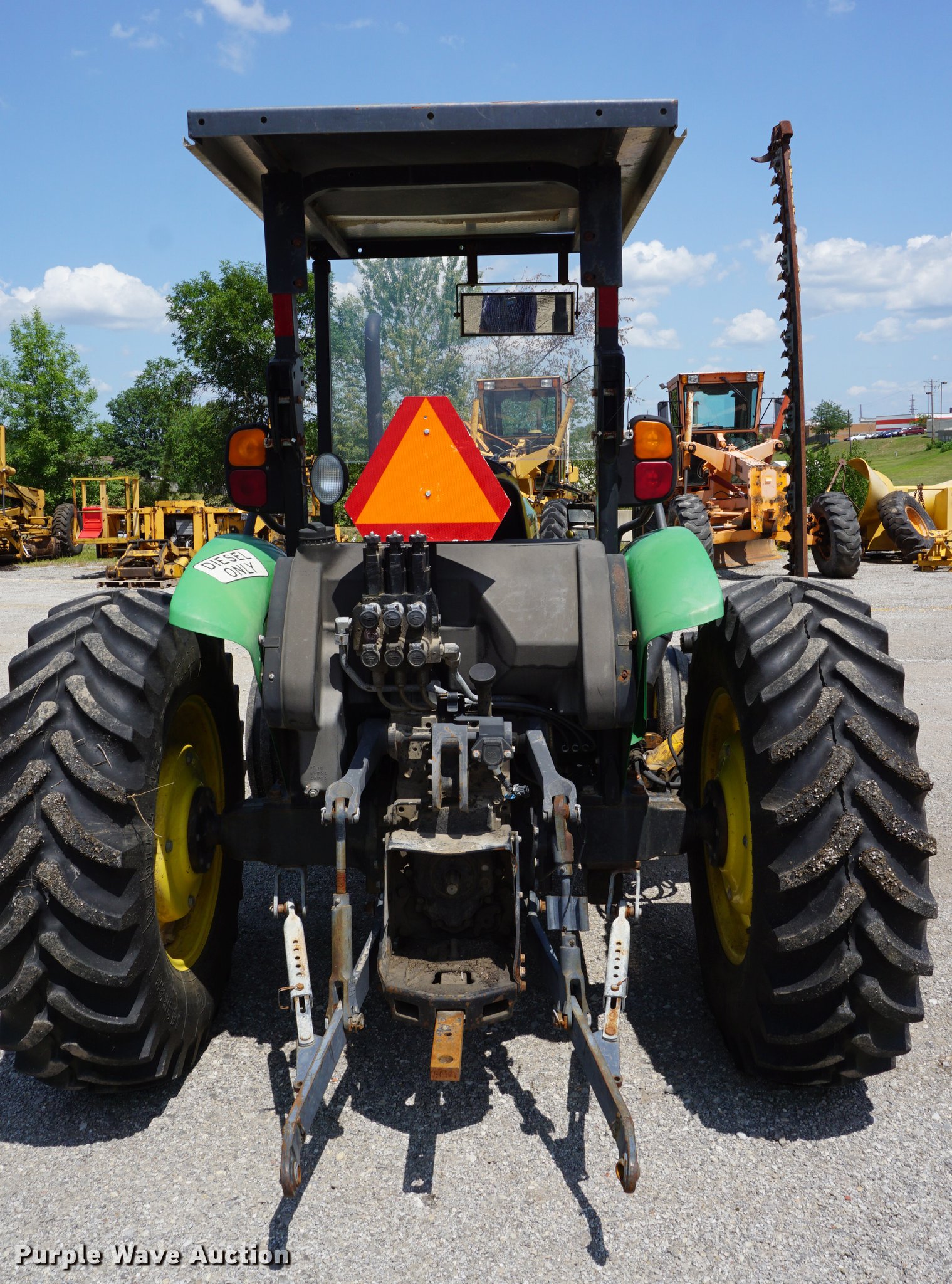 2006 John Deere 5325 tractor in Saint Joseph, MO | Item DD7859 sold ...