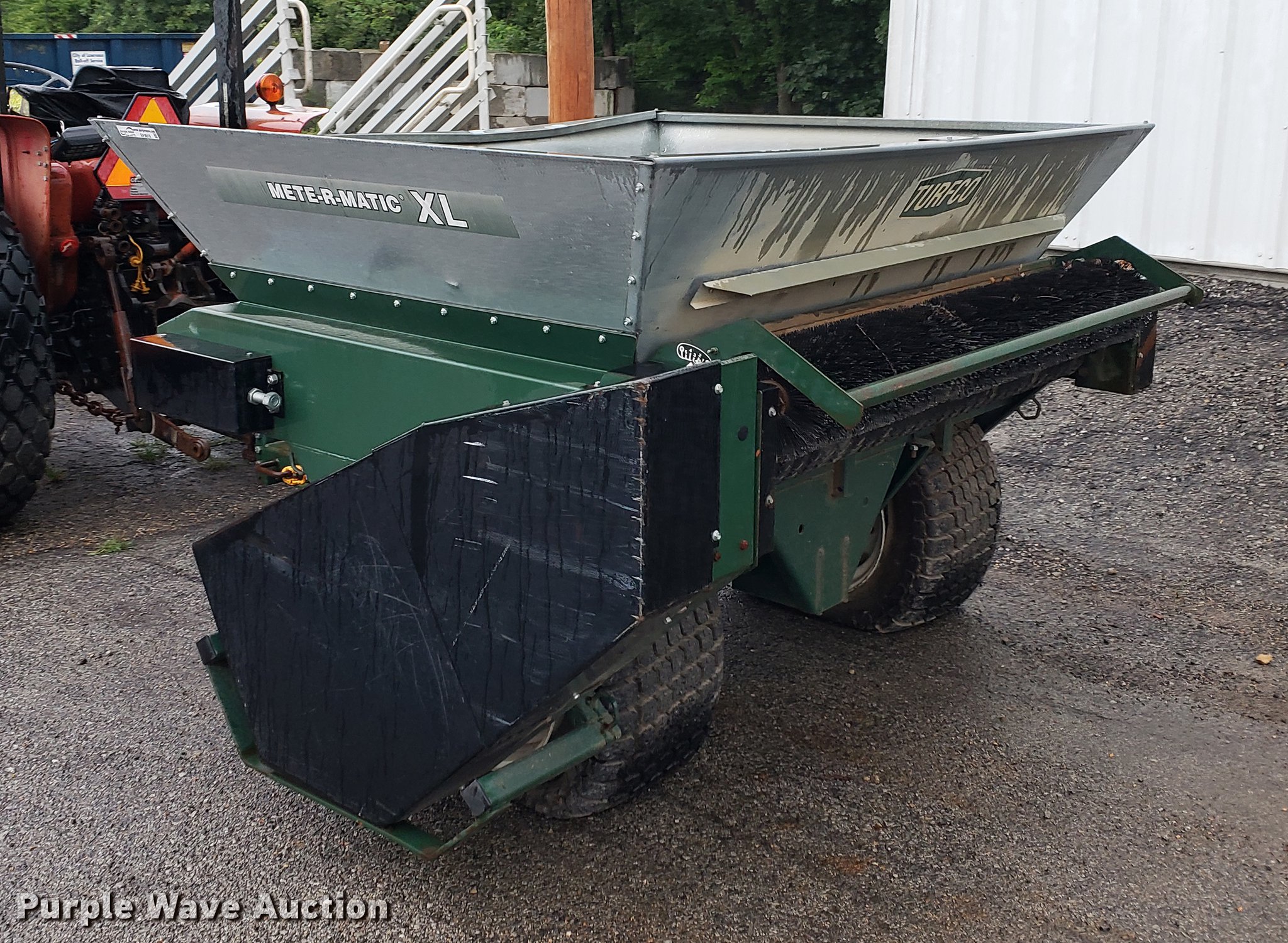 Turfco Mete-R Matic XL spreader in Lawrence, KS | Item EF9810 sold ...