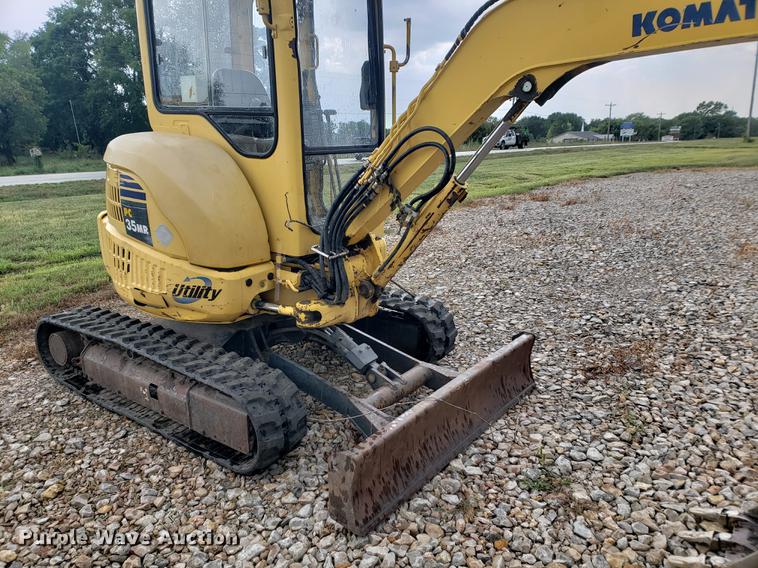 2003 Komatsu PC35MR mini excavator in Warrensburg, MO | Item DF2406 sold | Purple Wave