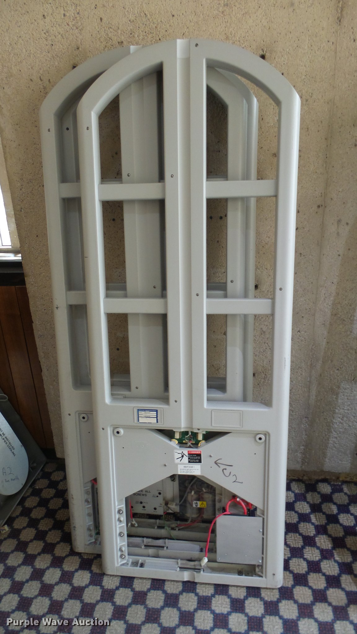 3M library security gates in Wichita, KS | Item EF9063 sold | Purple Wave