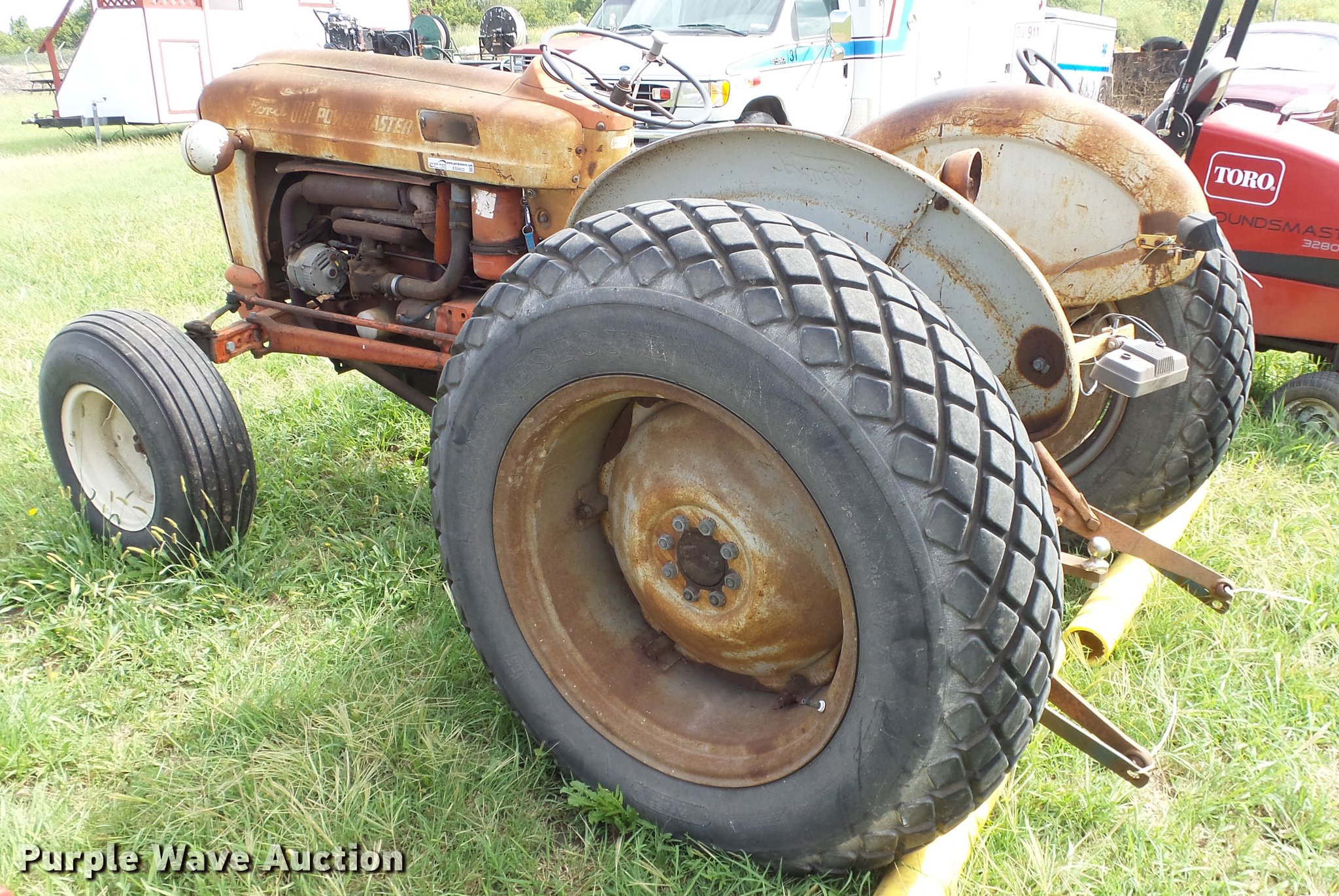 Ford 801 Powermaster tractor in Halstead, KS | Item ES9422 sold ...