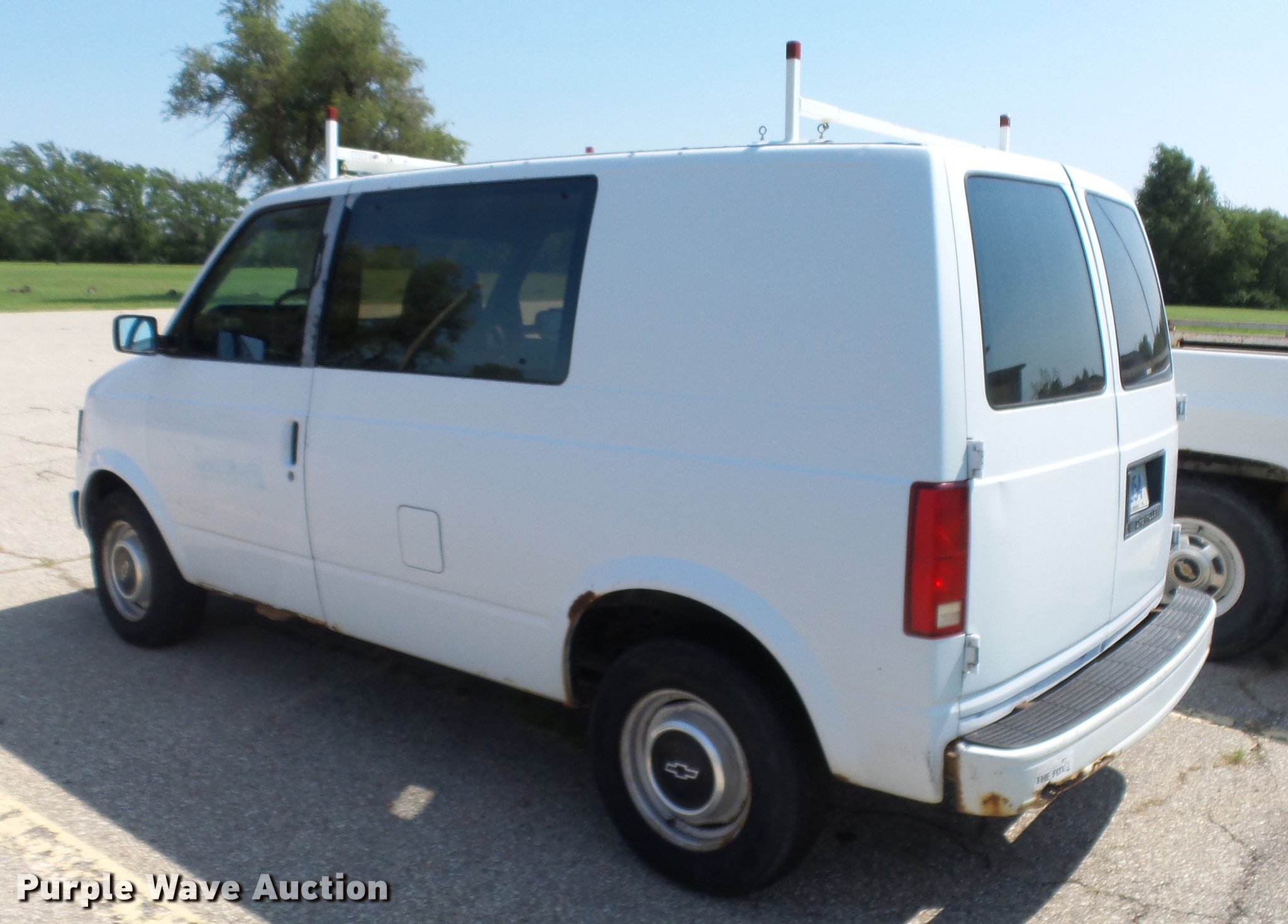 1990 Chevrolet Astro van in Hutchinson, KS | Item ET9383 sold | Purple Wave