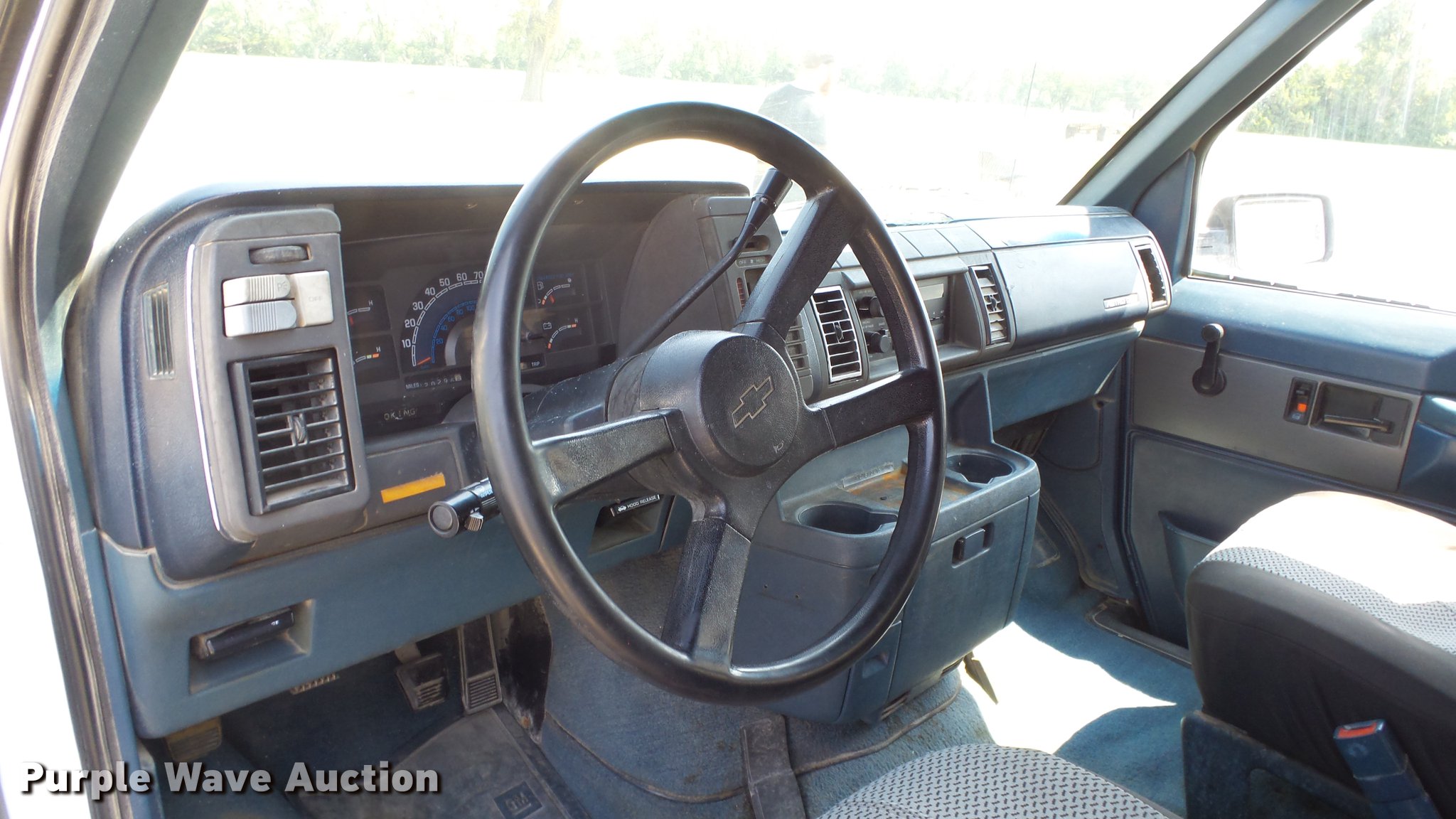 1990 Chevrolet Astro van in Hutchinson, KS | Item ET9383 sold | Purple Wave