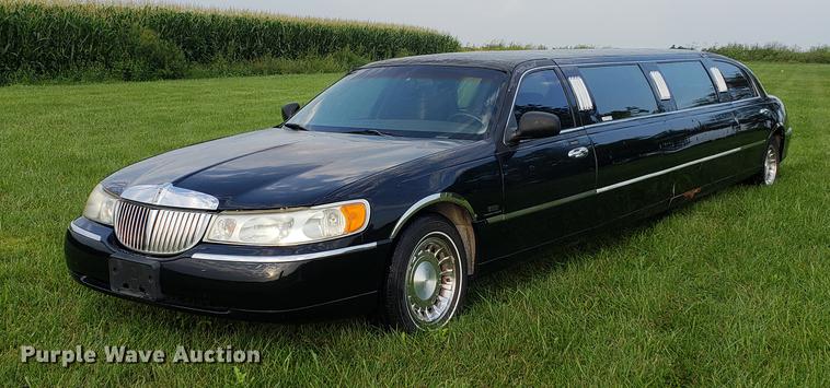 2000 Lincoln Town Car limousine in Harrisonville, MO | Item BW9225 sold ...