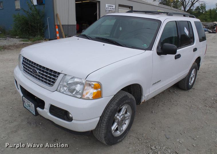 2004 Ford Explorer SUV in Cameron, MO | Item DE5196 sold | Purple Wave