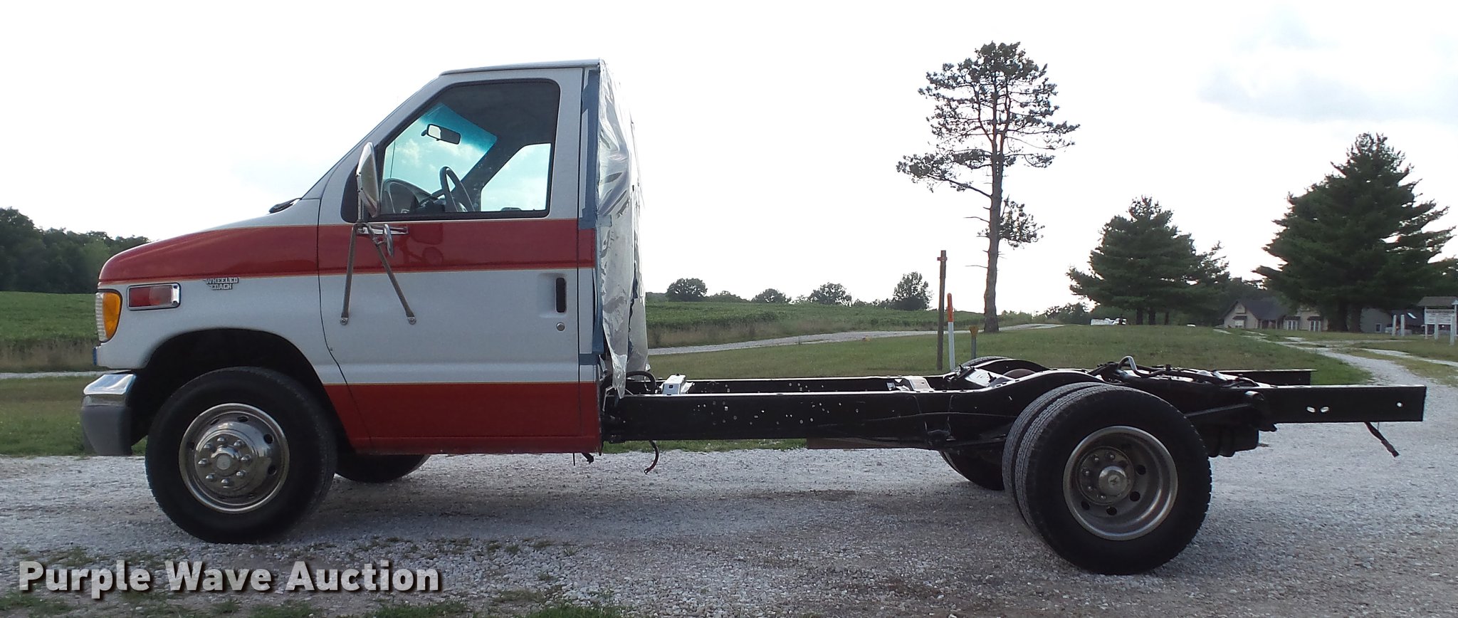 2000 Ford Econoline E350 Super Duty cab and chassis in Moscow Mills, MO ...