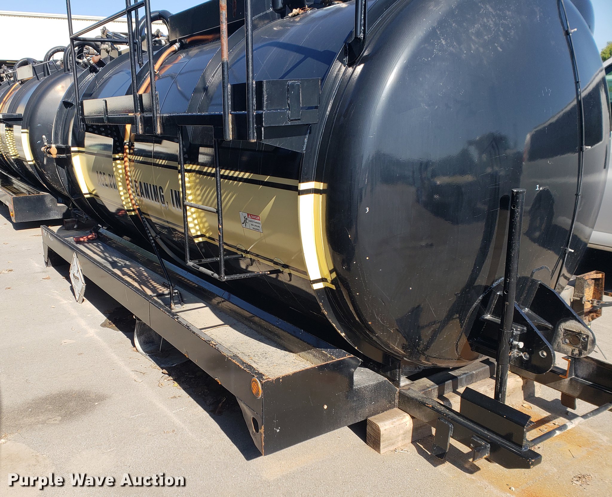 Presvac Systems vacuum truck tank in Kansas City, MO | Item EF9837 for ...