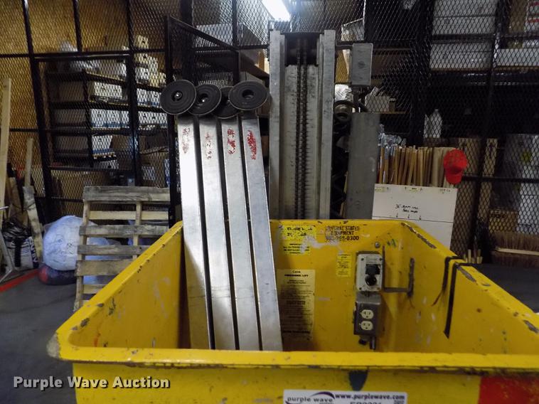 Genie PLC-24 man lift in Ellsworth , KS | Item ER9091 sold | Purple Wave