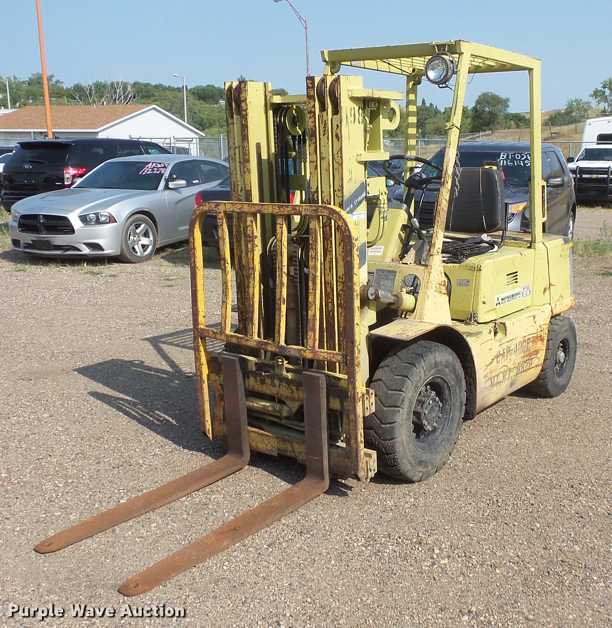 Mitsubishi FG25 forklift in Pierre, SD | Item FT9777 sold | Purple Wave