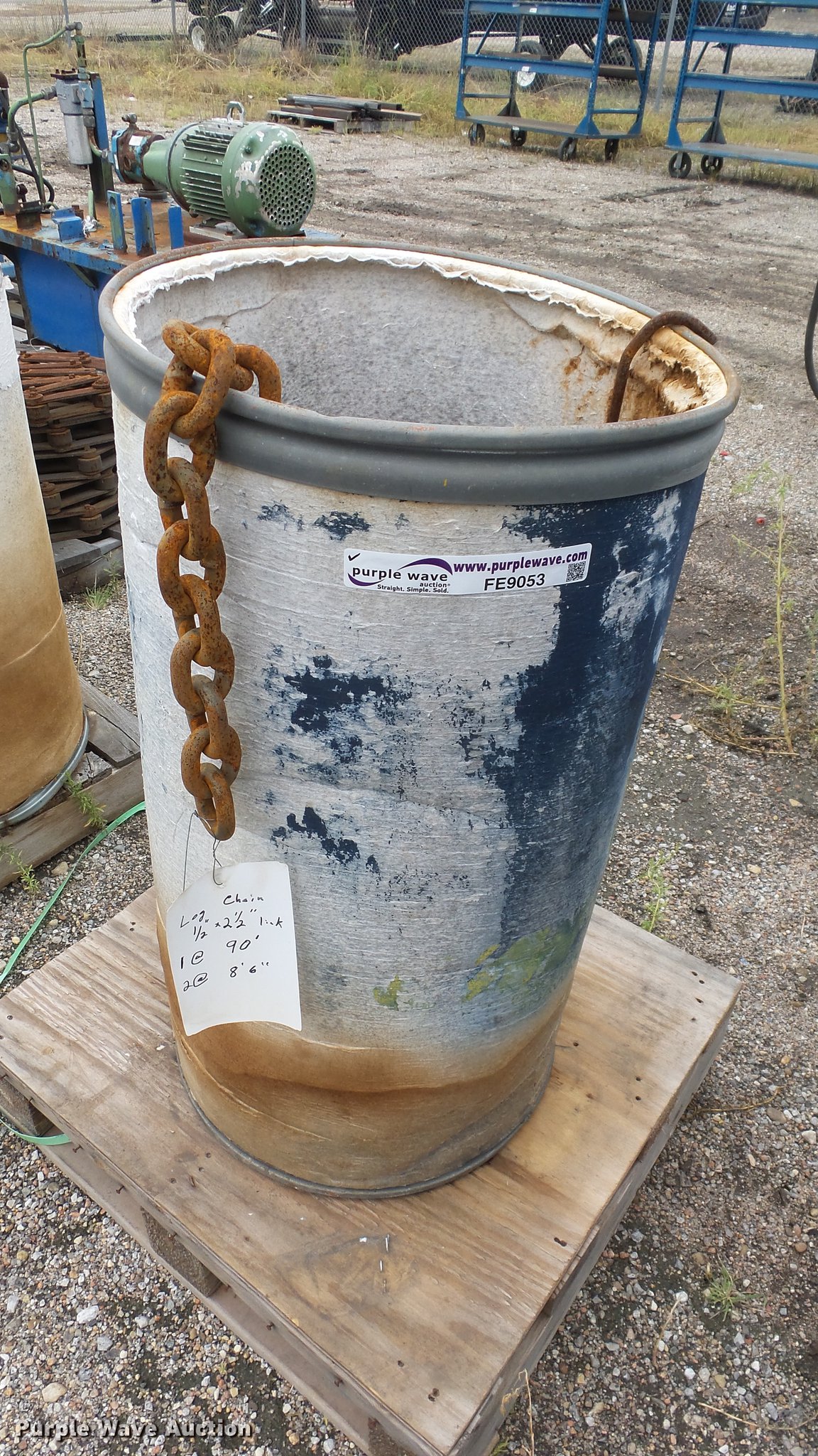 (2) log chains in Hesston, KS | Item FE9053 sold | Purple Wave