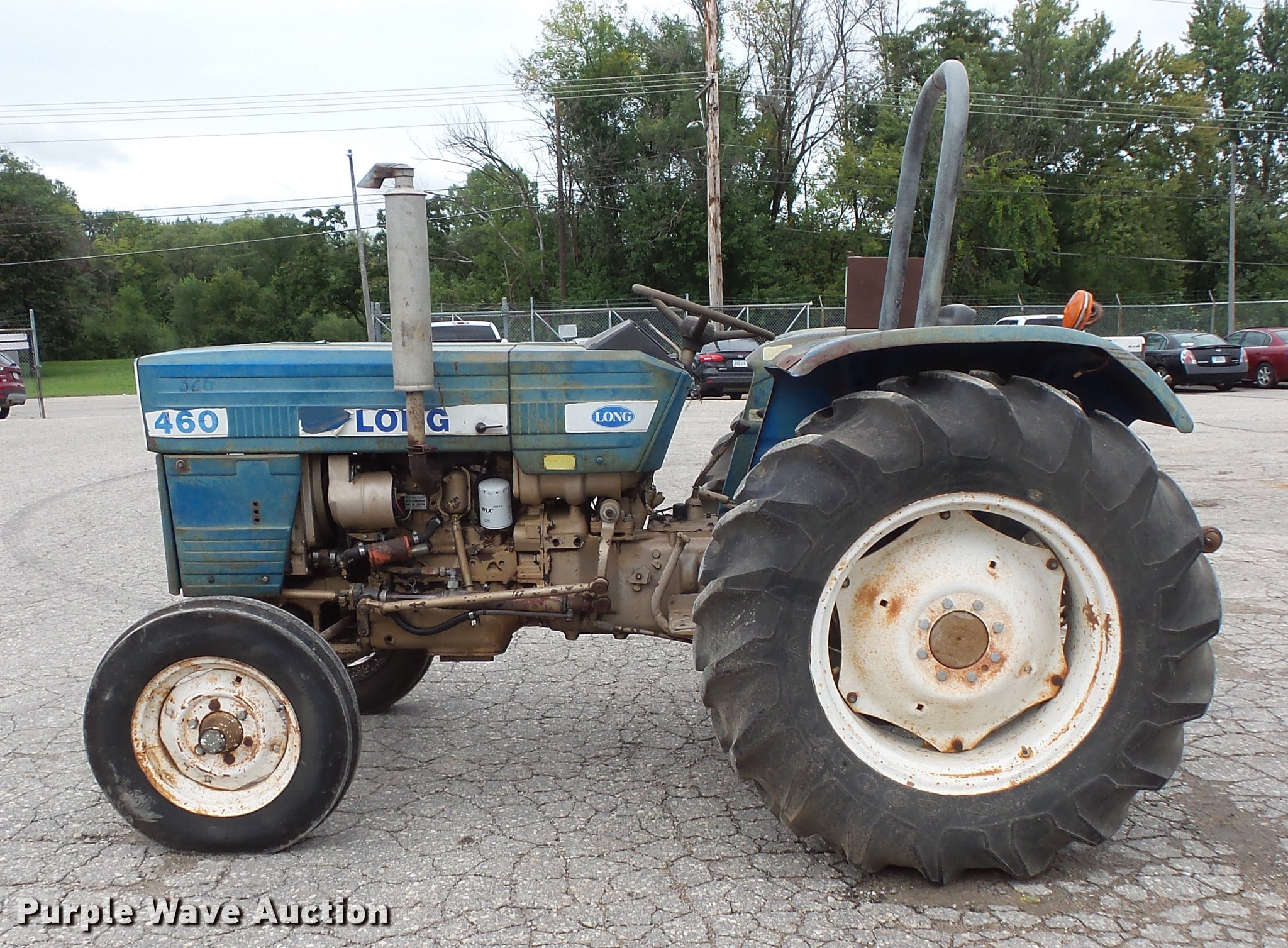 Long 460 tractor in Cedar Falls, IA | Item FT9838 sold | Purple Wave