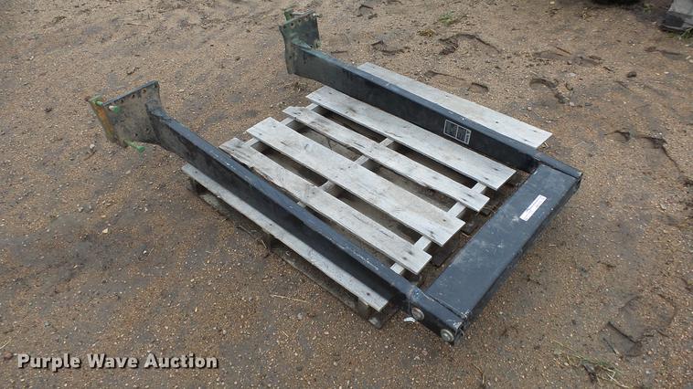 ROPS bar in Kinsley, KS | Item AM9191 sold | Purple Wave