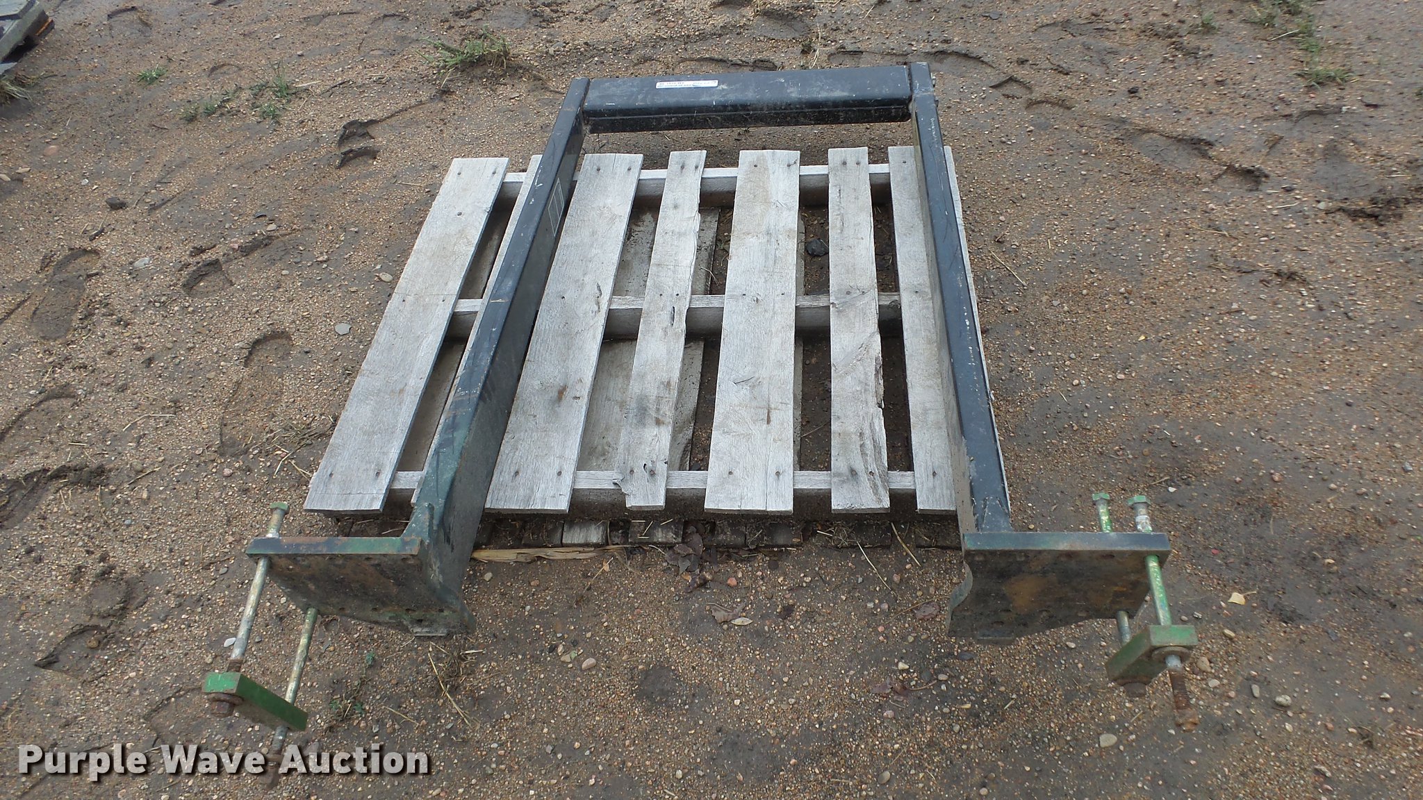 ROPS bar in Kinsley, KS | Item AM9191 sold | Purple Wave