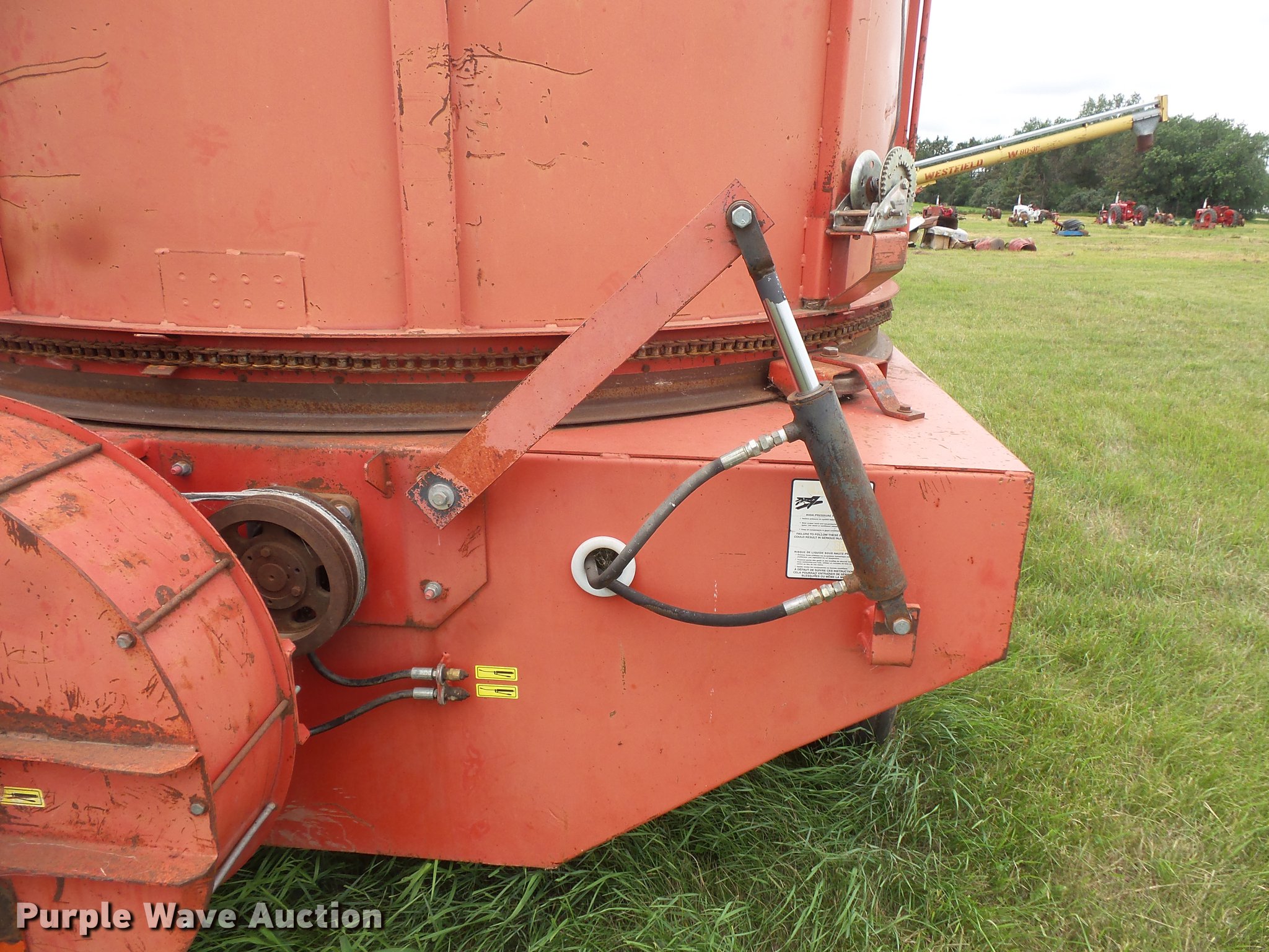 Agri-Chopper 5600 bale processor/tub grinder in Veblen, SD | Item ...