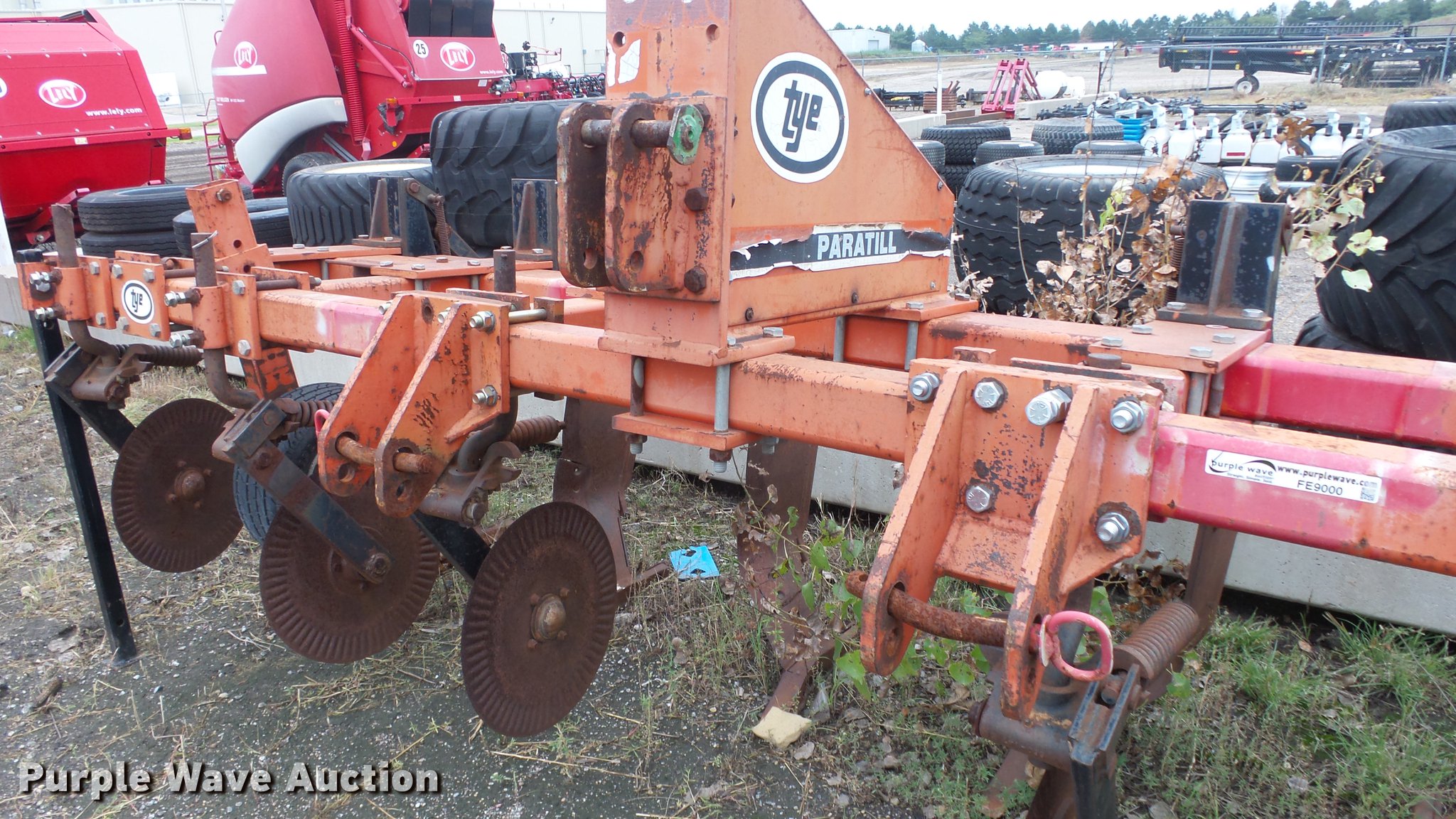 Tye Paratill 118-620 cultivator in Hesston, KS | Item FE9000 sold ...