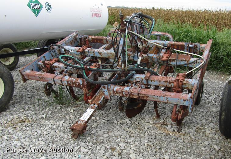Anhydrous ammonia applicator bar in Clay, KY | Item DD4325 sold ...