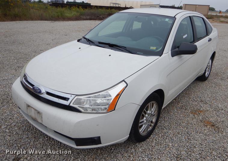 2009 Ford Focus SE in Willow Springs, MO | Item EO9592 sold | Purple Wave