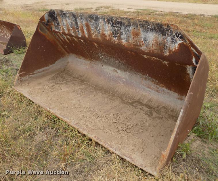 JCB three cu.yd. bucket in Sublette, KS | Item DB9079 sold | Purple Wave