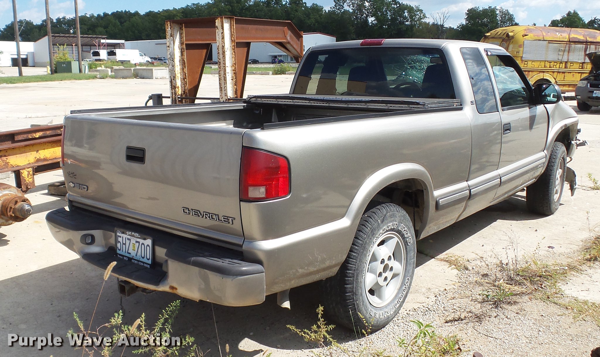 2001 Chevrolet S10 LS Ext. Cab pickup truck in Troy, MO | Item DE4838 ...