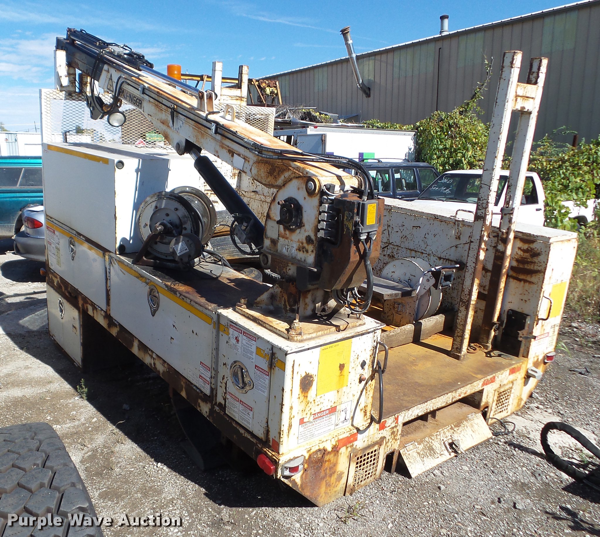 C&S Technical 537 service bed with crane in Des Moines, IA | Item ...