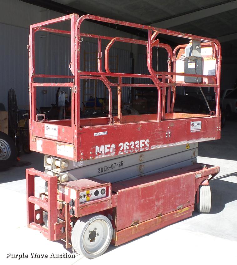 2007 Mec 2633ES scissor lift in Hutchinson, KS | Item FO9200 sold ...