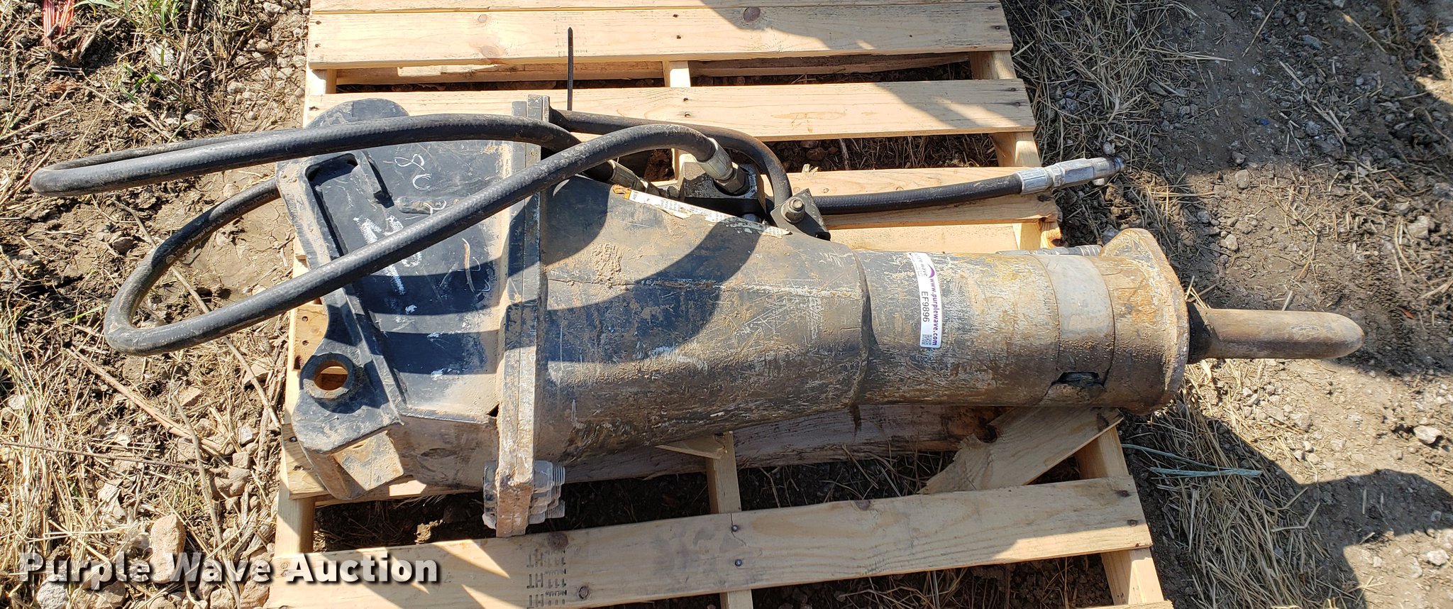 Bobcat HB880 breaker in Olathe, KS | Item EF9896 sold | Purple Wave