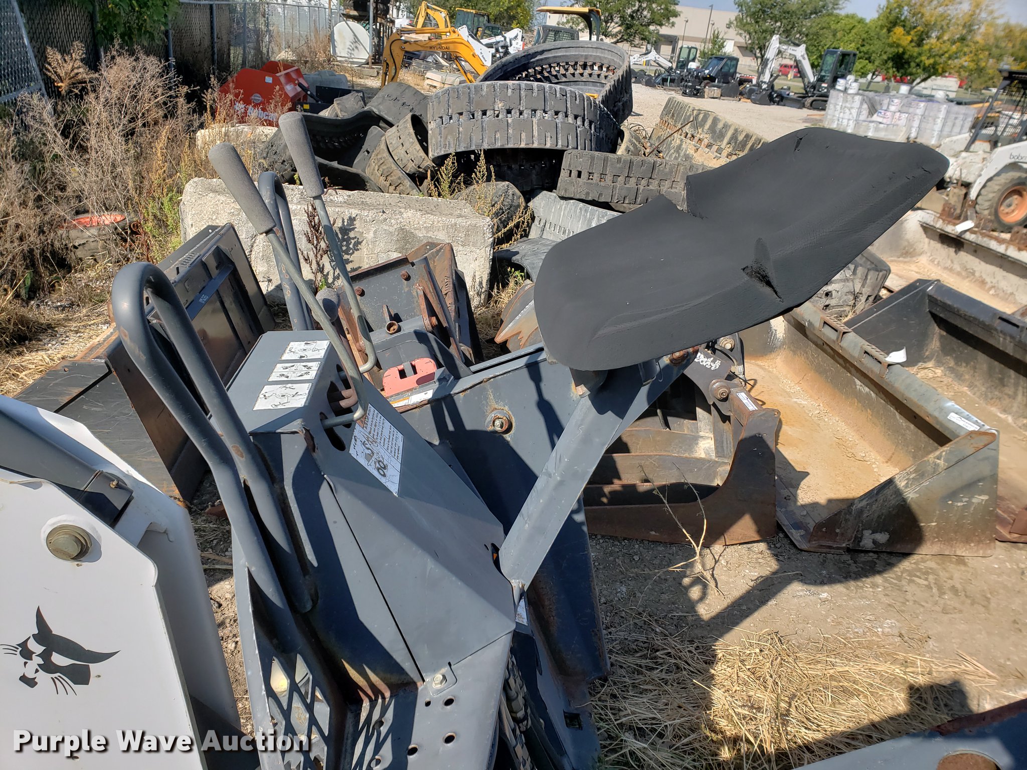 Bobcat 811 skid steer backhoe attachment in Olathe, KS | Item EF9899 ...