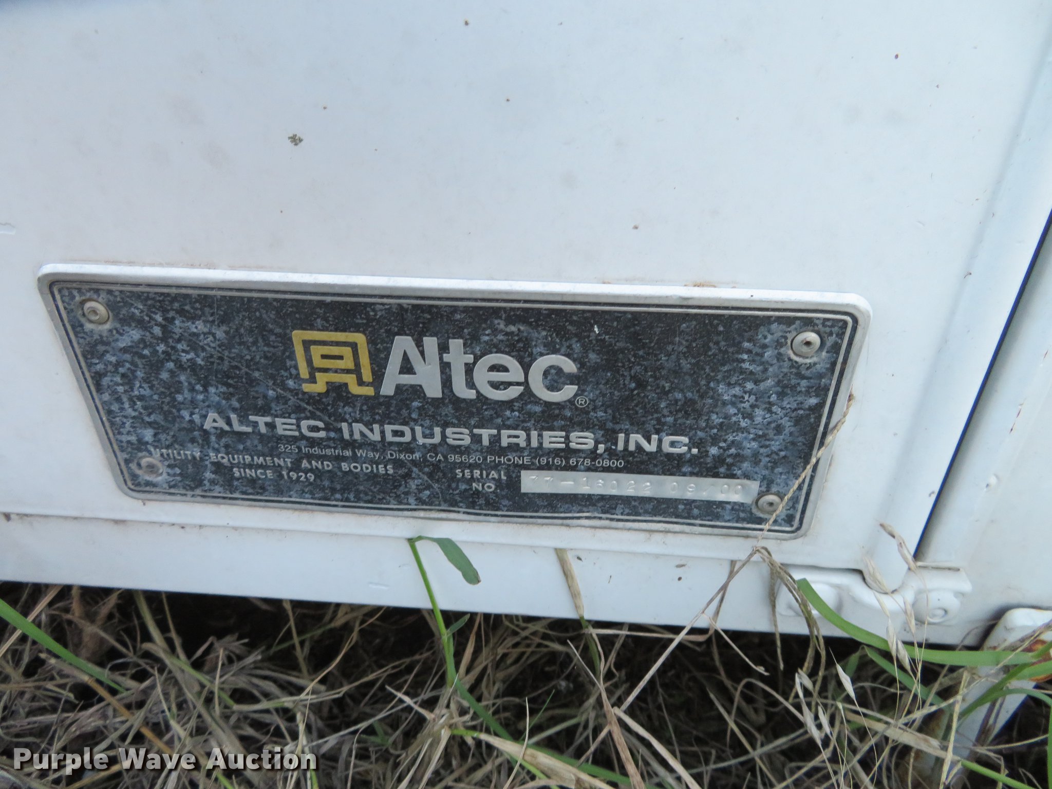 Altec utility bed in Anthony, KS | Item DE6500 sold | Purple Wave