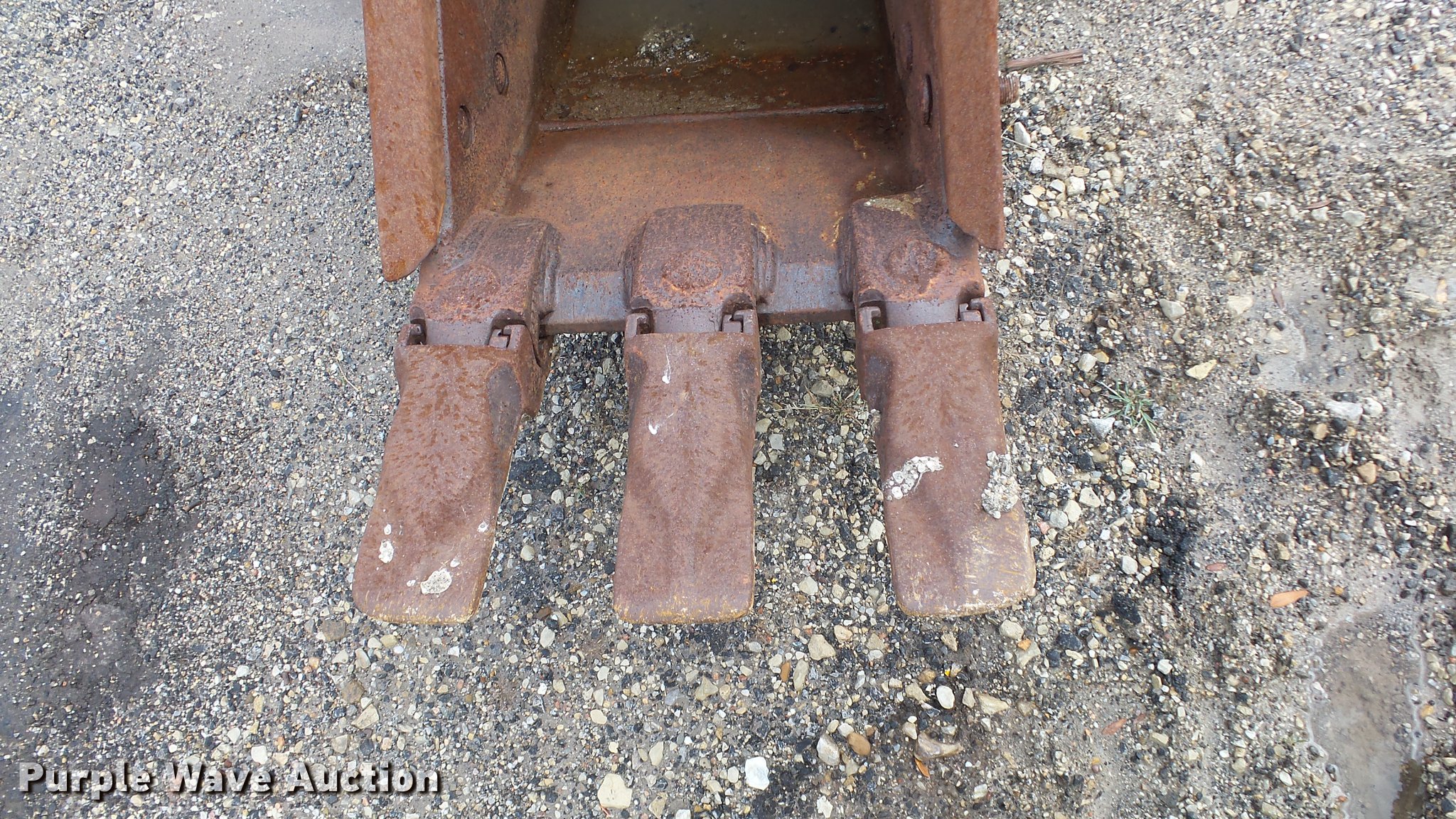 Eaco excavator bucket in McPherson, KS | Item AM9099 sold | Purple Wave
