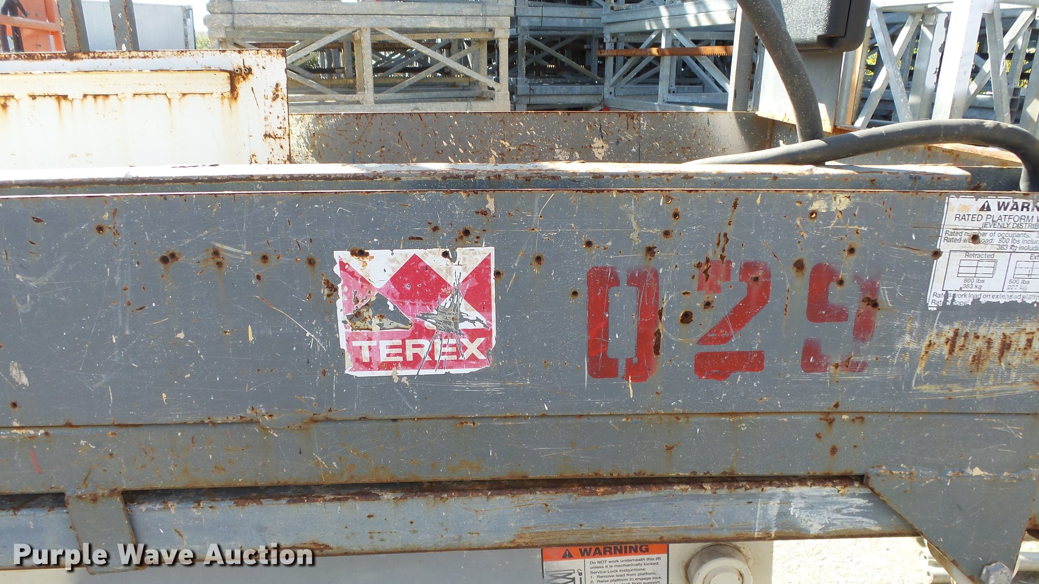 Mark Lift CH20 scissor lift in Wichita, KS | Item AM9115 sold | Purple Wave