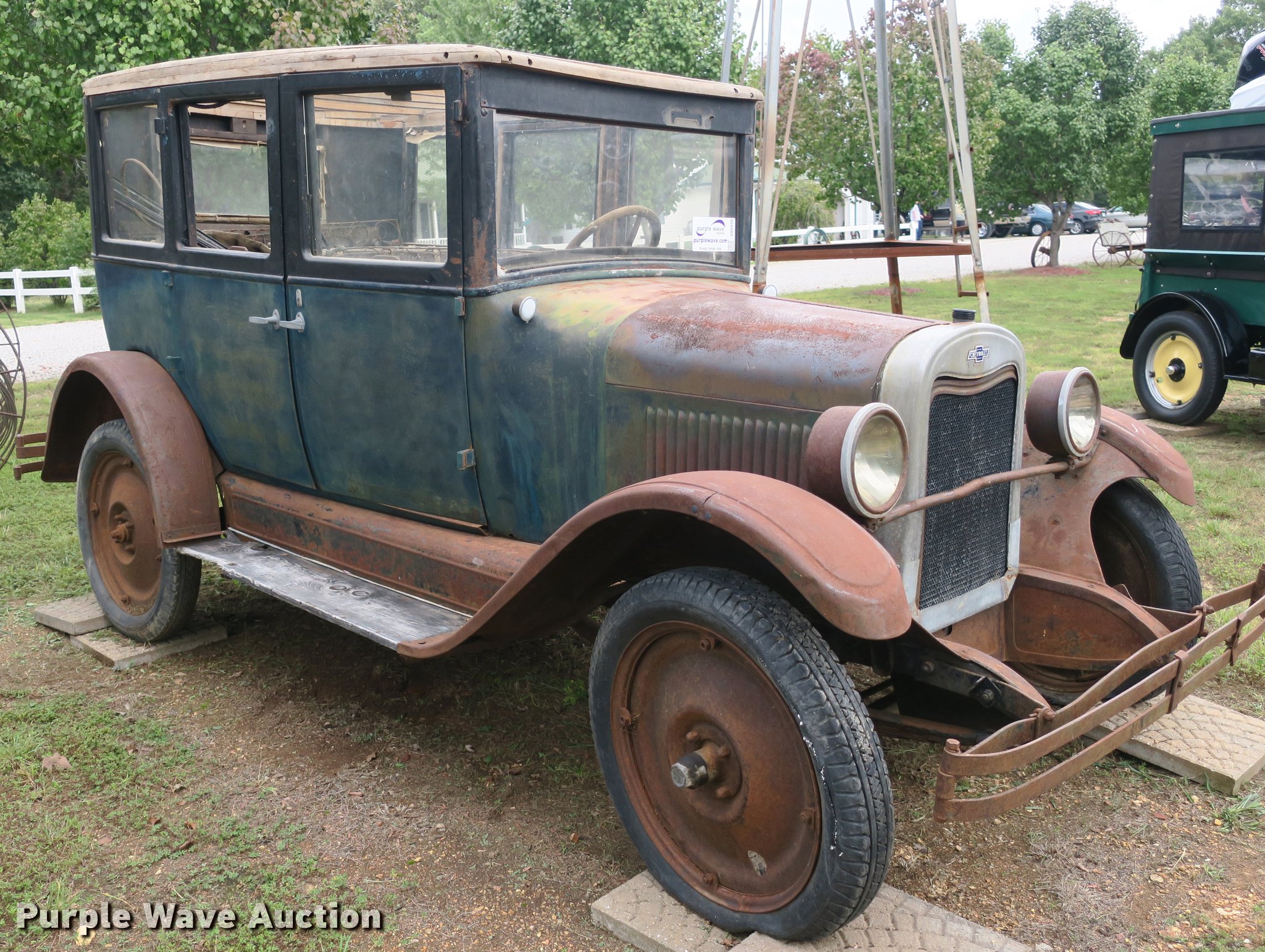 1926 Chevrolet sedan in Lebanon, MO | Item DB8970 sold | Purple Wave