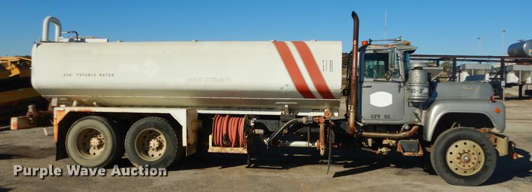 1989 Mack Econodyne R688ST tank truck in Oskaloosa, KS | Item DF1886 ...