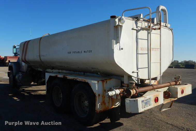 1989 Mack Econodyne R688ST tank truck in Oskaloosa, KS | Item DF1886 ...