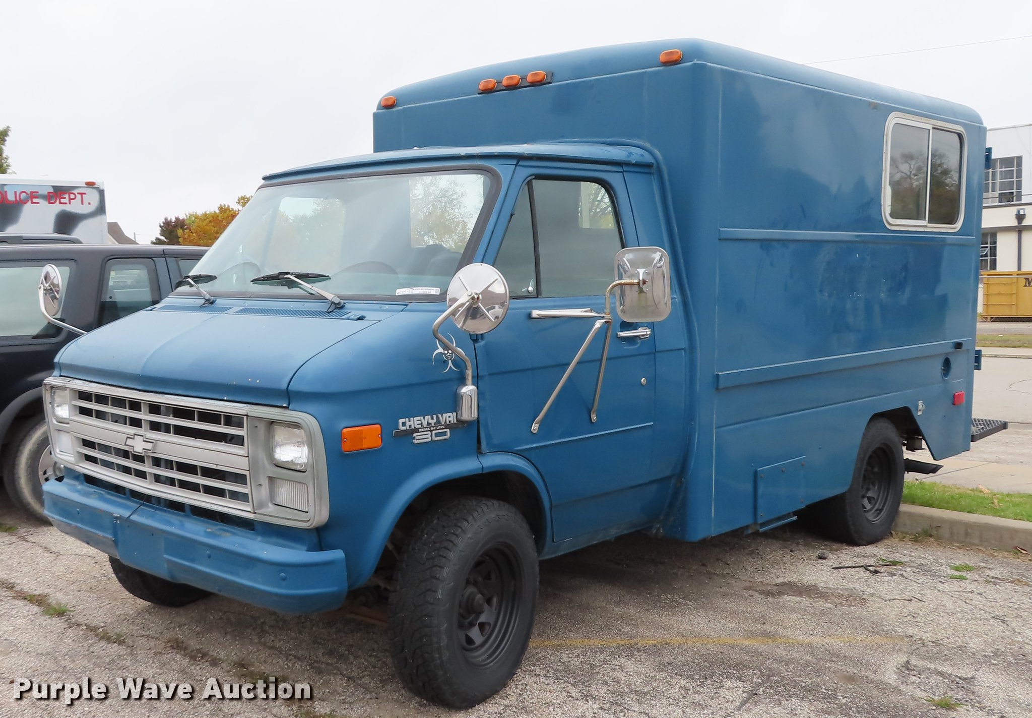 1993 Chevrolet 30 van in Independence, KS | Item DN9198 sold | Purple Wave