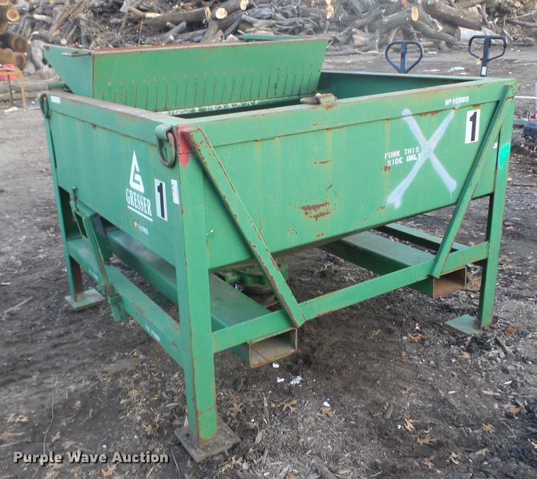 Screening hopper in Rochester, MN | Item DX9678 sold | Purple Wave
