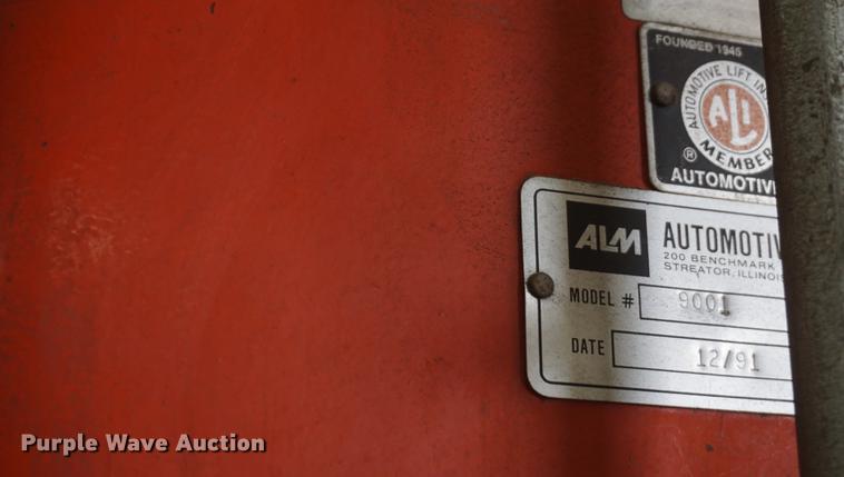 1991 ALM 9001 car lift in Holton, KS | Item EU9200 sold | Purple Wave