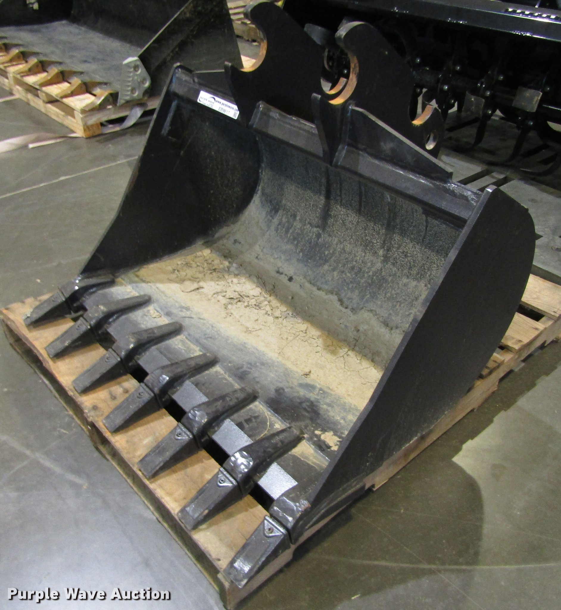 Kubota K7921 bucket in Grapevine, TX | Item EB9617 sold | Purple Wave