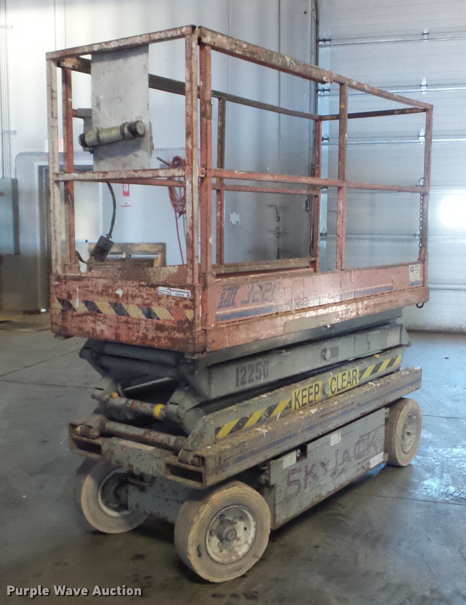 Skyjack SJIII 3220 scissor lift in Stewartville, MN | Item DX9706 sold ...