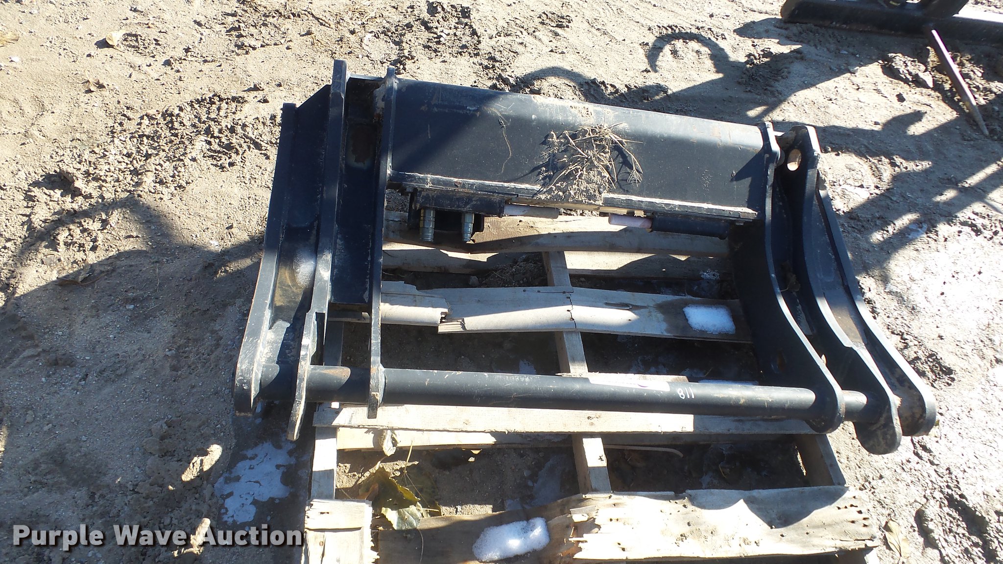 JCB bar frame in Wichita, KS | Item EH9107 sold | Purple Wave