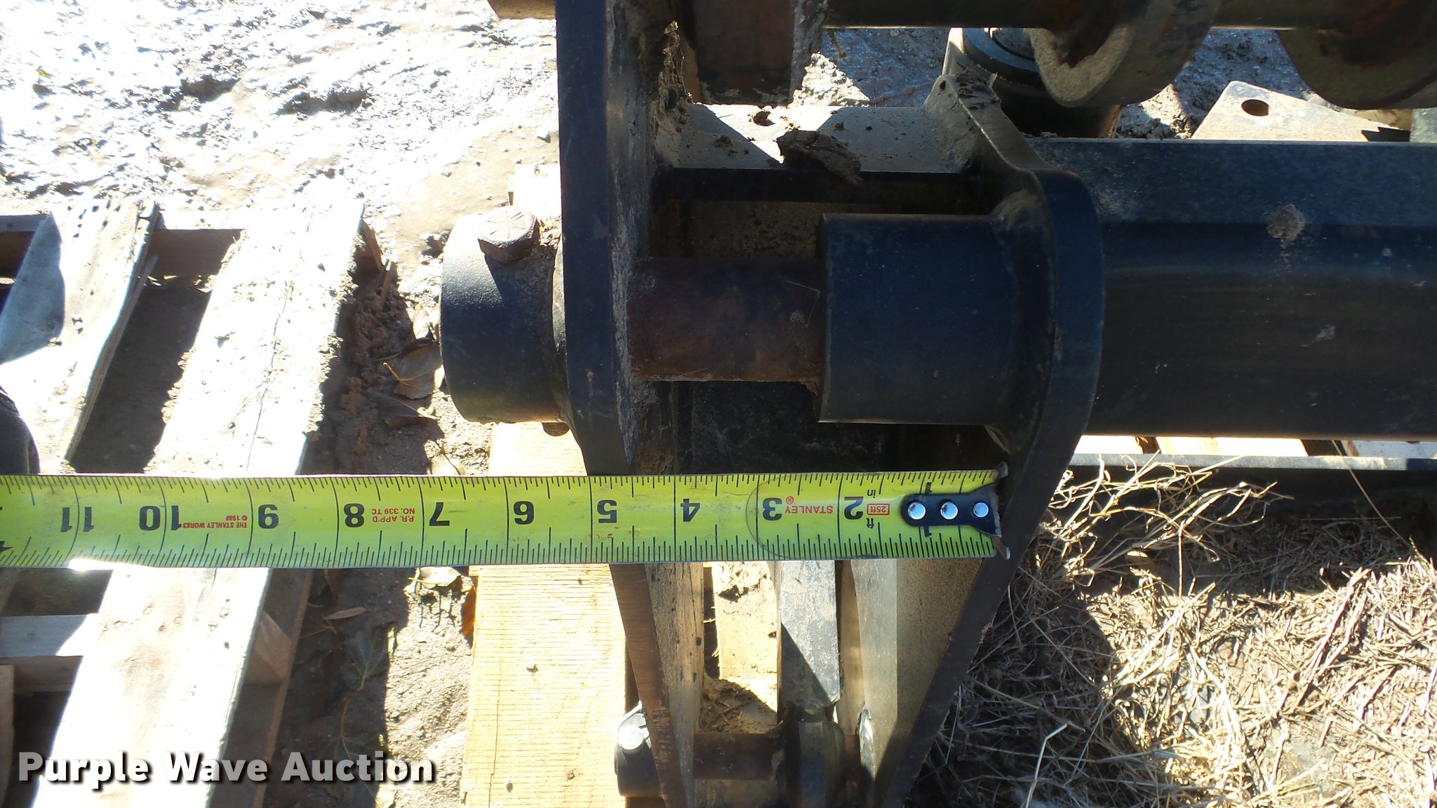 Three point frame in Wichita, KS | Item EH9108 sold | Purple Wave