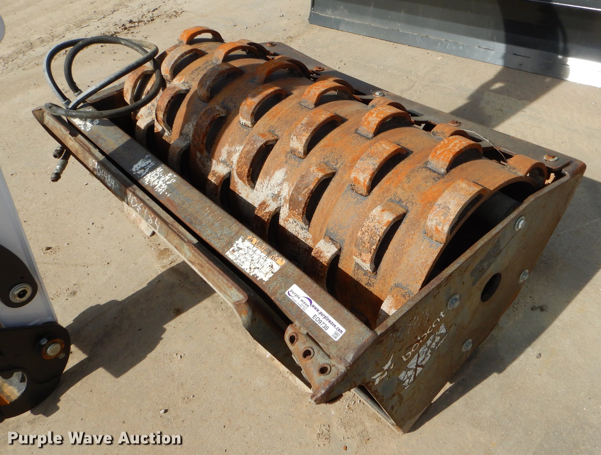 Bobcat vibratory roller attachment in Tulsa, OK | Item EO9738 sold ...