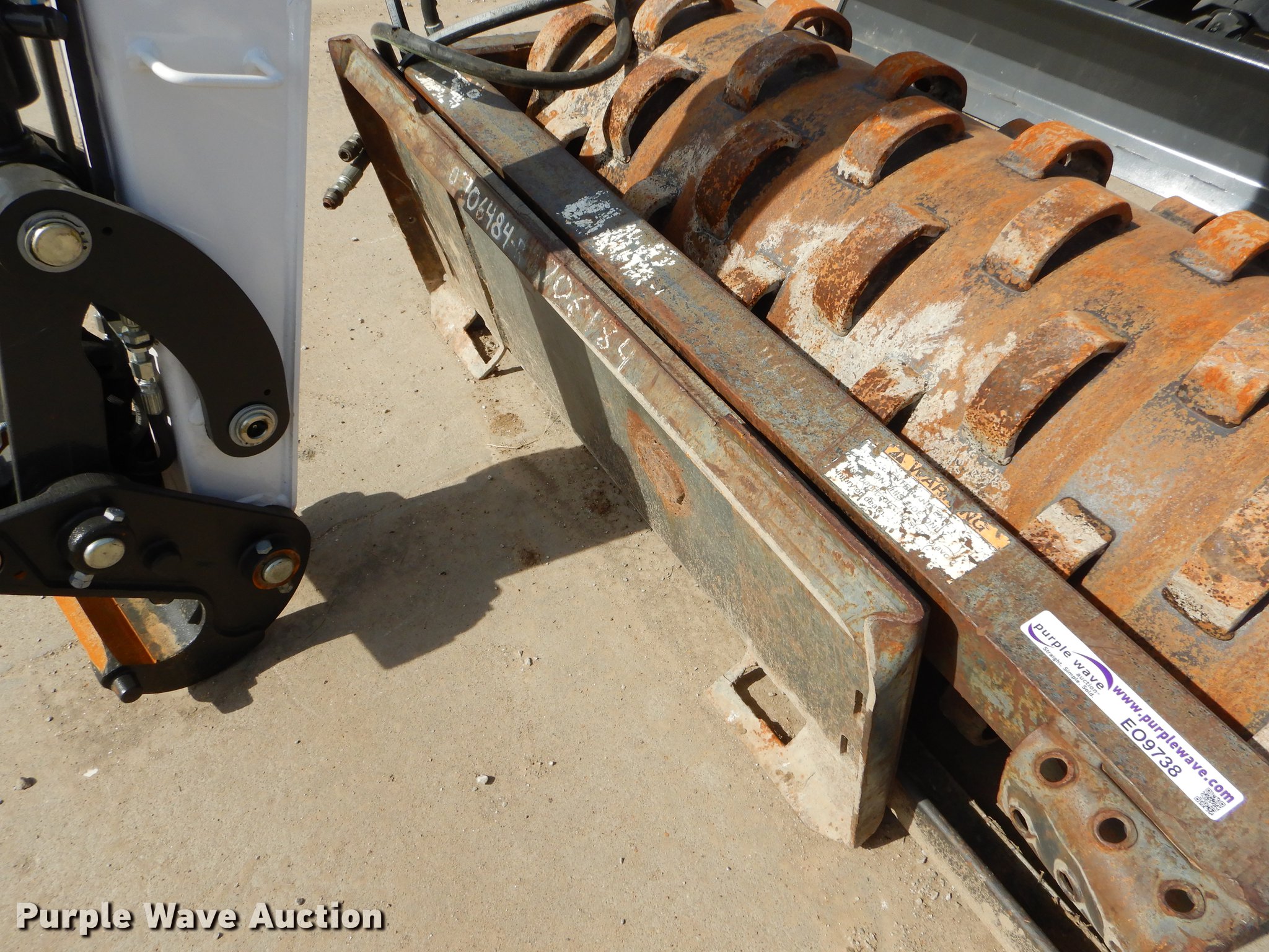 Bobcat vibratory roller attachment in Tulsa, OK | Item EO9738 sold ...