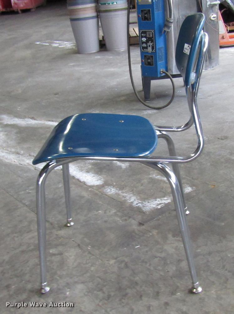 (80) student chairs in Salina, KS | Item FJ9537 sold | Purple Wave